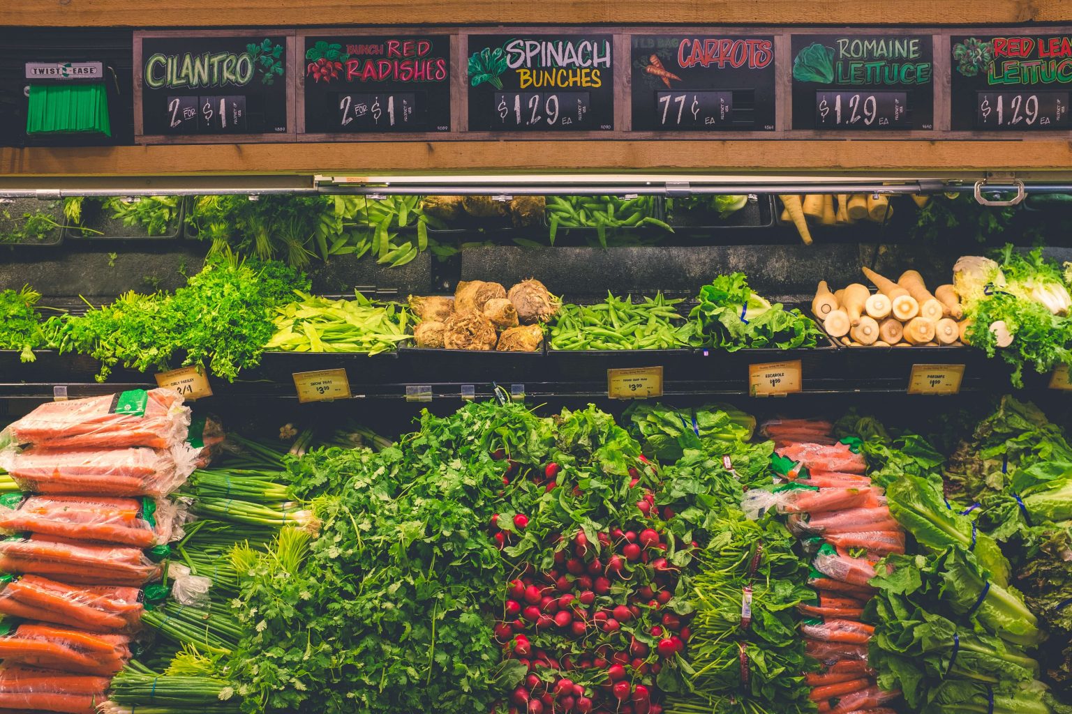 how-to-meet-credit-card-minimum-spend-travel-hacking-mom